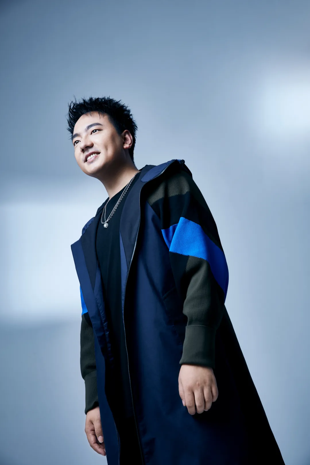 The popular musician Hai came to Amu to sing "Father's Field", the ...