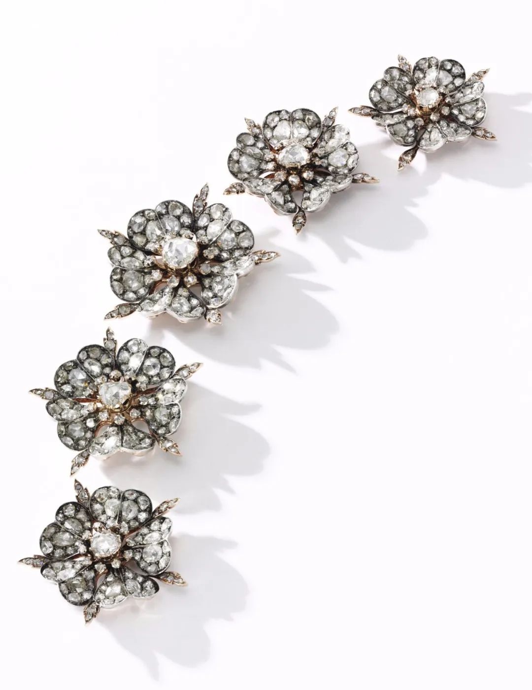 The vibrating jewellery 100 years ago, European ladies relied on it to ...