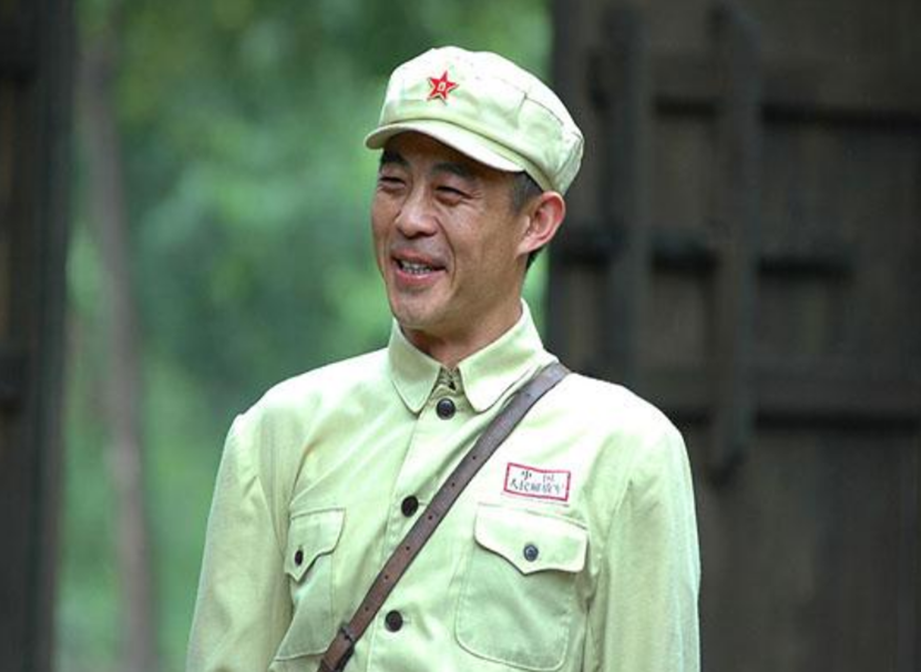 Old play bone Hou Yong: married after 70, married after 80, married 50 ...