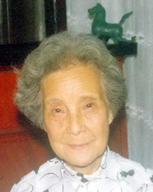 Several famous masters in Peking opera circles: Xin Yanqiu, Li Shiji ...