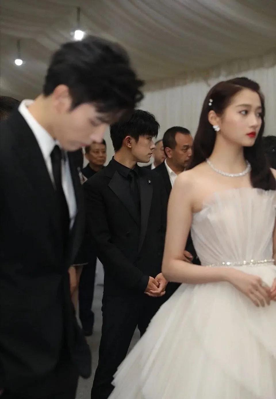 Guan Xiaotong, Chen Feiyu bundled up to fry CP? The competition is ...