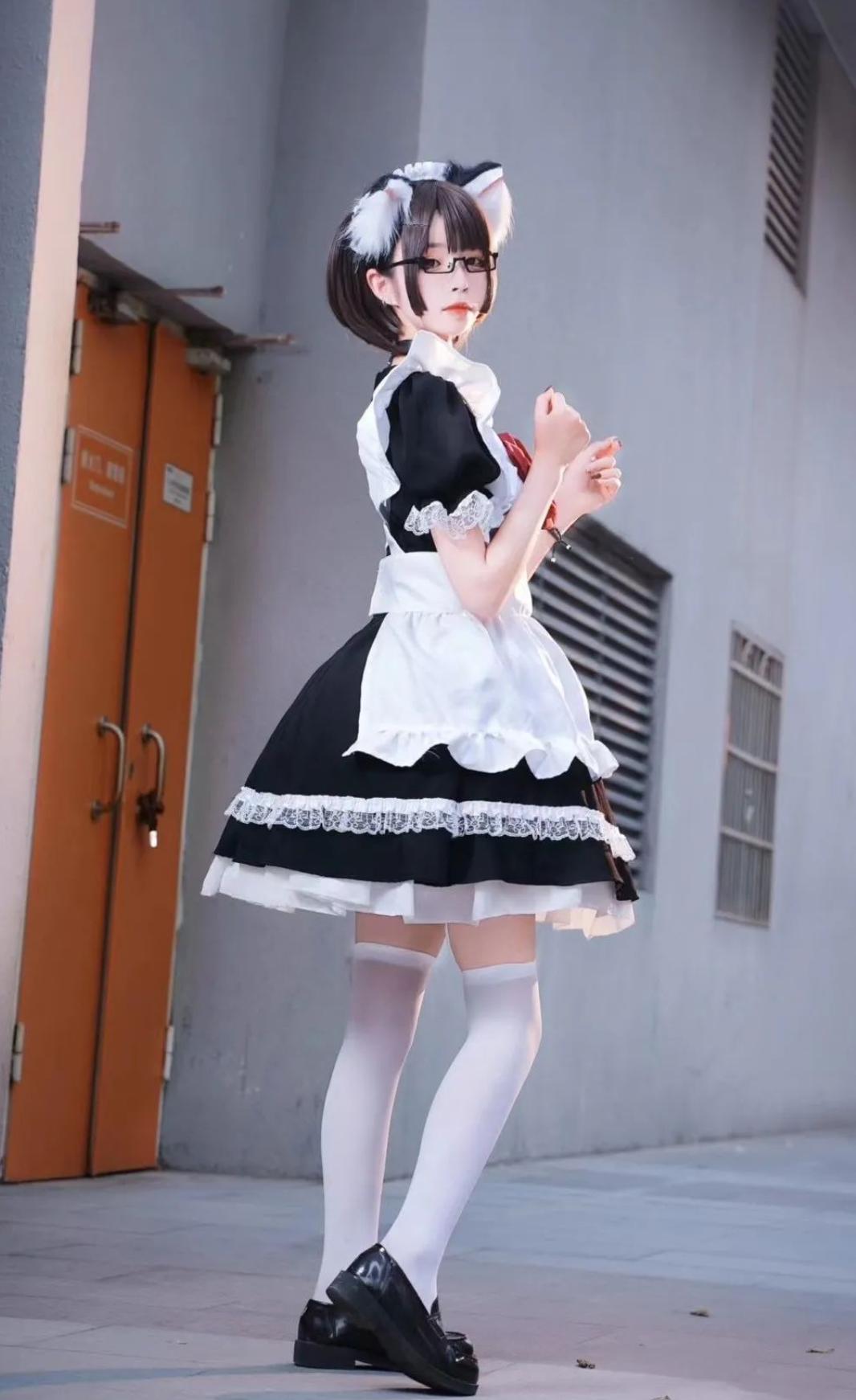 Maid maid cos, the cute little maid really wants to take it away - iMedia