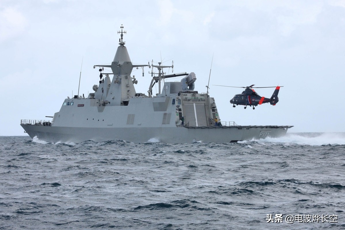 The 900-ton small ship is equipped with a 50-kilometer anti-aircraft ...