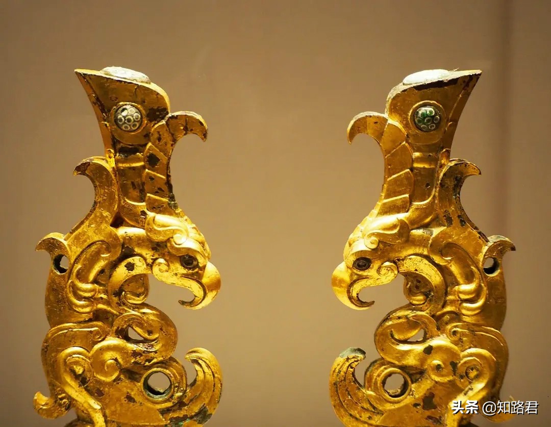 Come in and look at the gold ware: whoever goes to the museum without ...