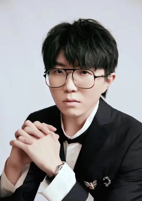 Mao is not easy: a cute and cute male singer - iMedia