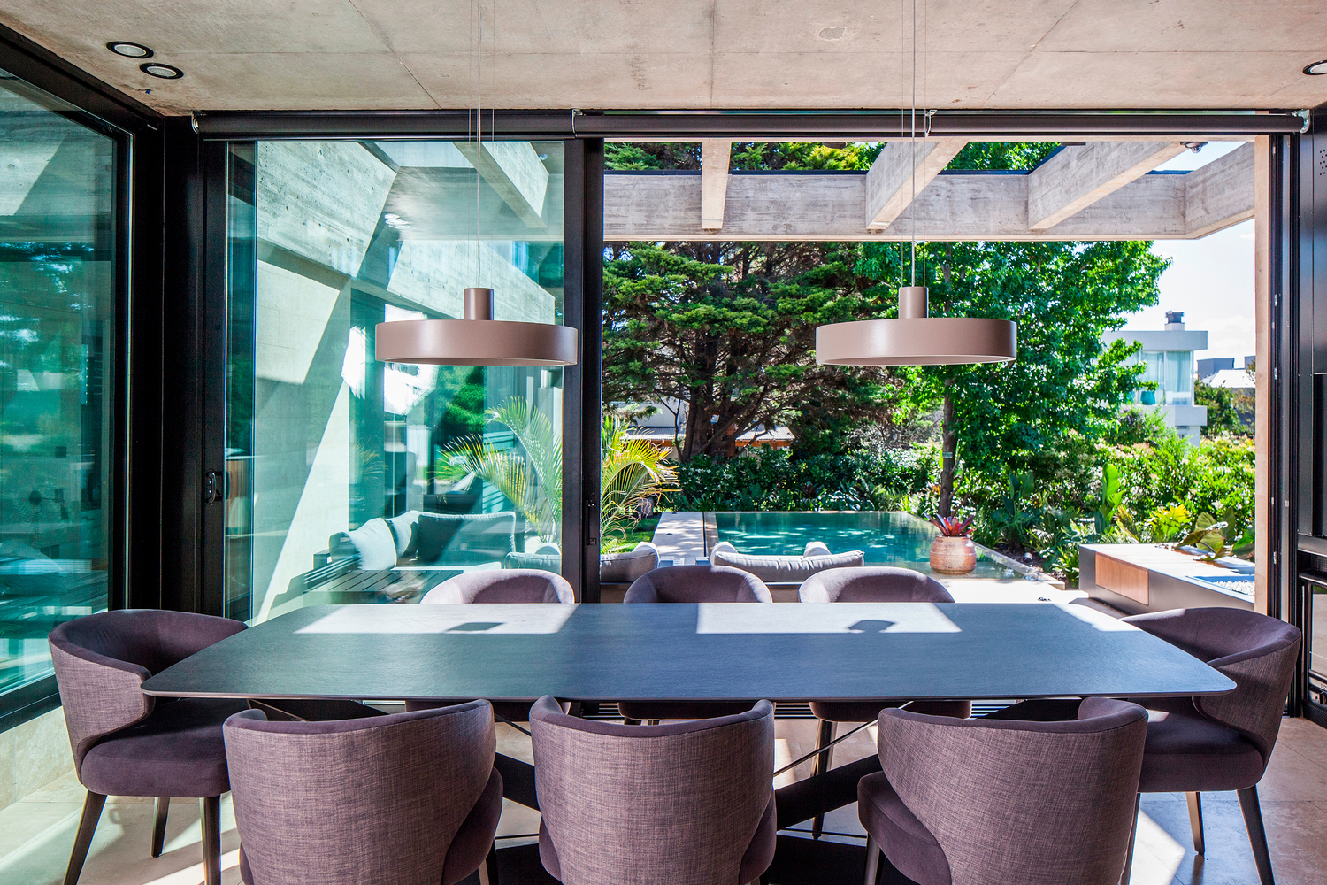 Villa design: an L-shaped mansion of 450 square meters, a large mansion ...