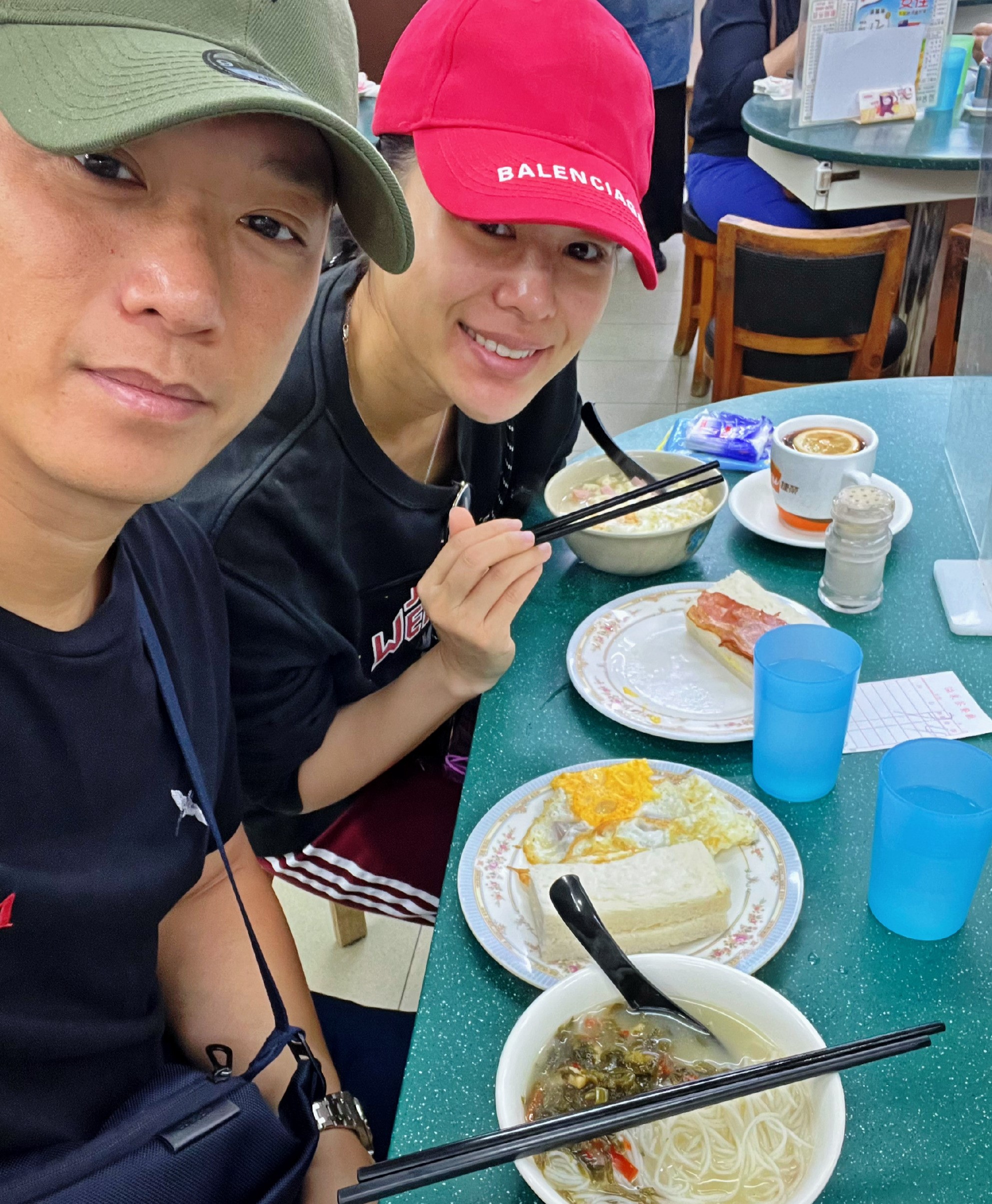 Myolie Hu, 41, and her husband ate at a roadside stall. She had a ruddy ...