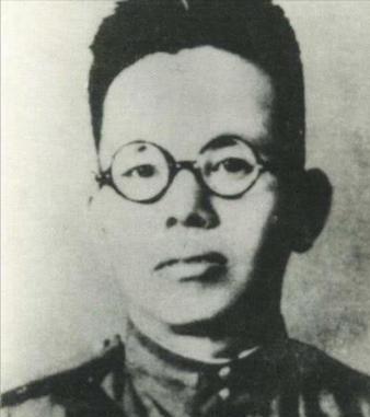 In early 1938, after meeting with He Long, Jiang Jieshi held his ...