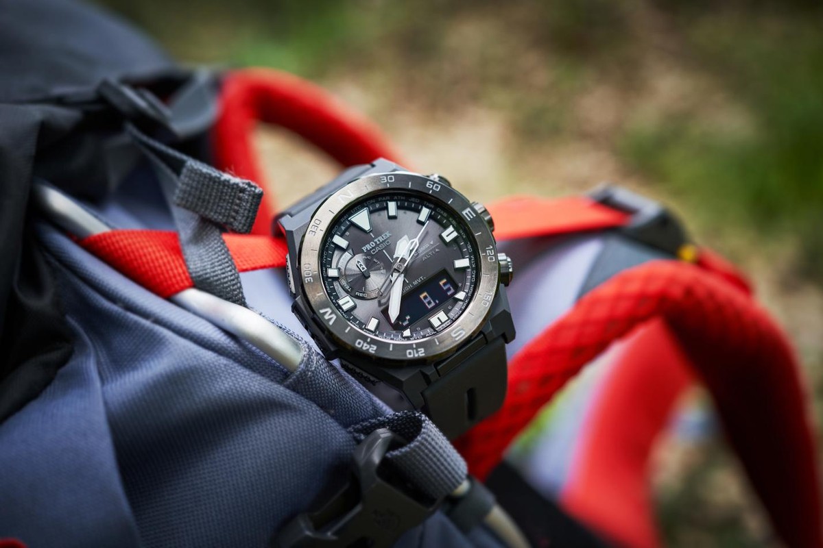 Let PRO TREK PRW-6800 accompany you to experience the thrill of ...