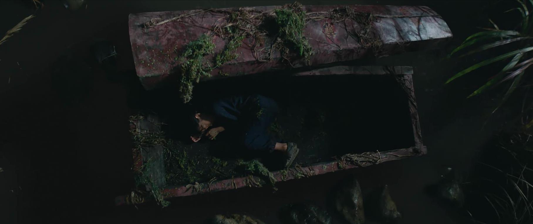 Water Monster 2: Black Wood Forest-Thriller at the beginning, tears at ...