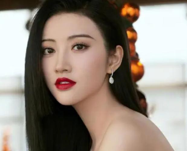 "Squinting eyes" is Oriental beauty?Chinese beauty doesn't look like ...
