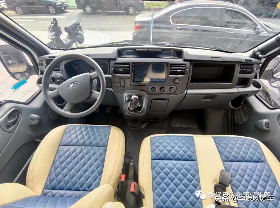 Ford's new-generation V348 long-axle high-roof B-type motorhome makes ...