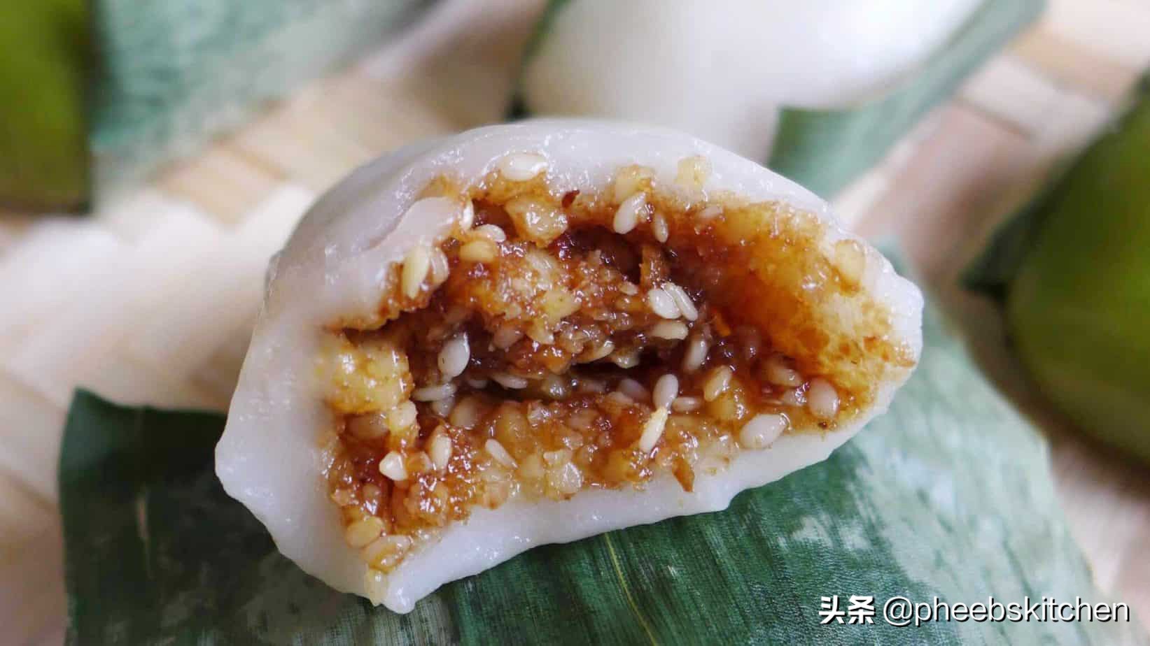 Sichuan's traditional famous snack wrapped in leaf-wrapped glutinous ...