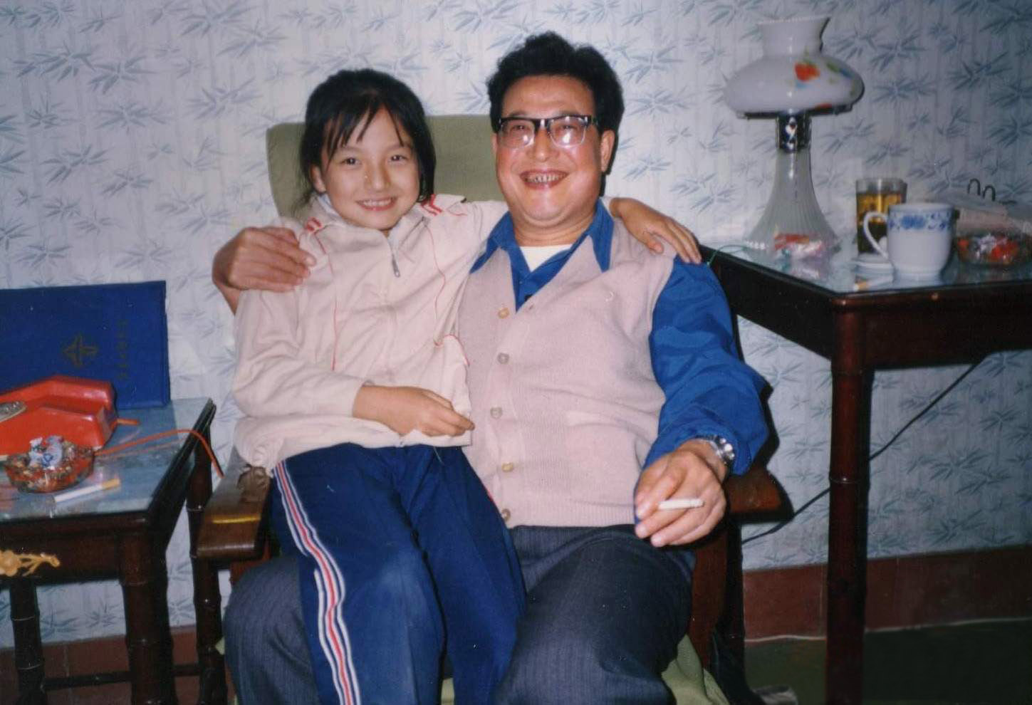 Behind Zhao Wei, 5 men strung up her life - iNEWS