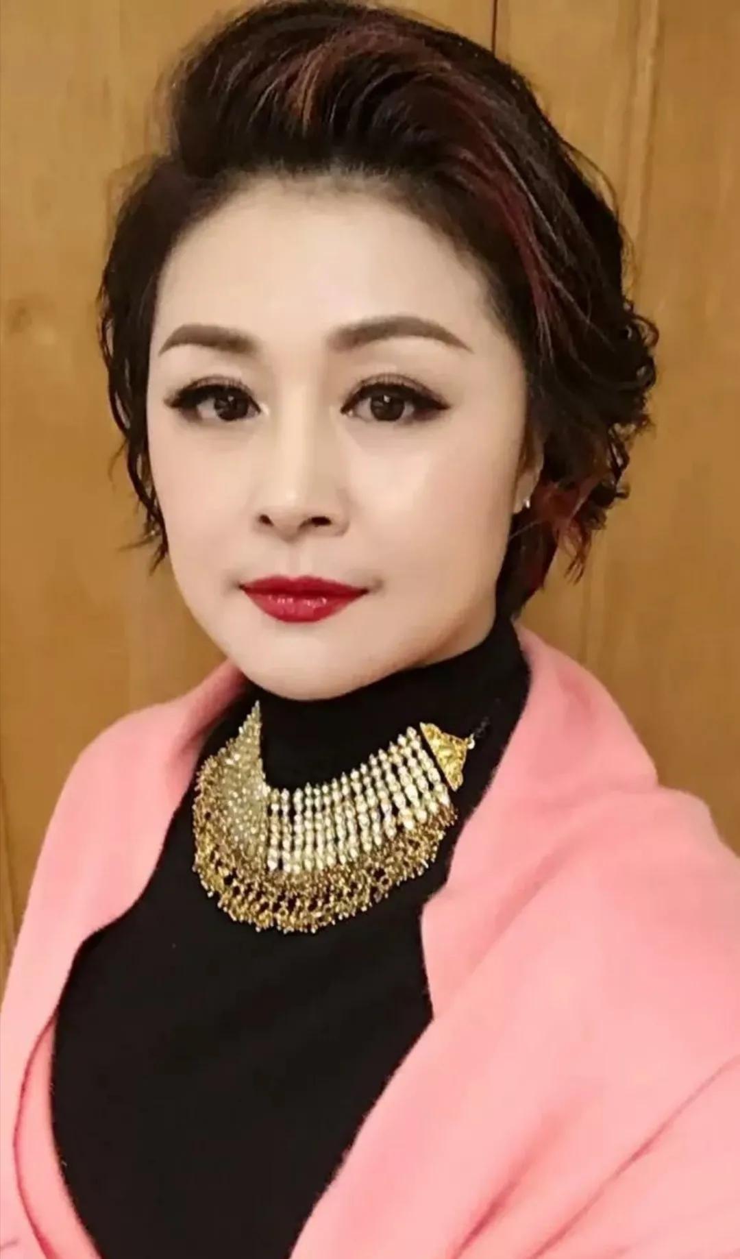 The five actresses who are close to Zhao Benshan are all fair-skinned ...