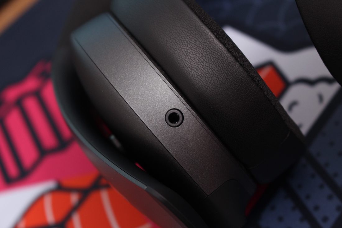 Alienware 510H gaming headset + AW521BR Bluetooth receiver out of the ...