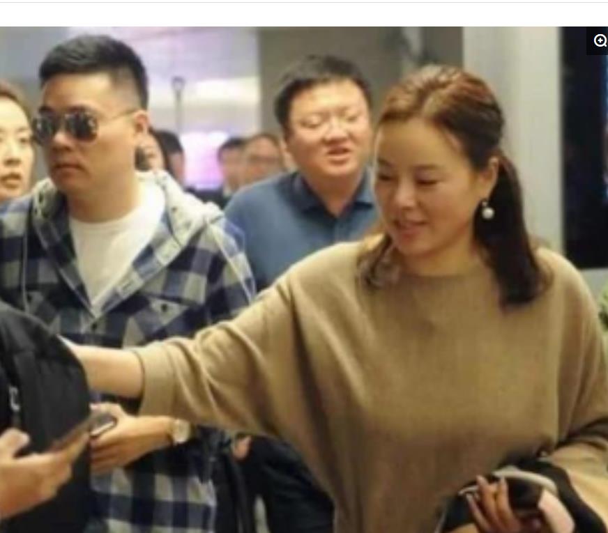 A recent photo of Ding Junhui's family, the rich second-generation wife ...