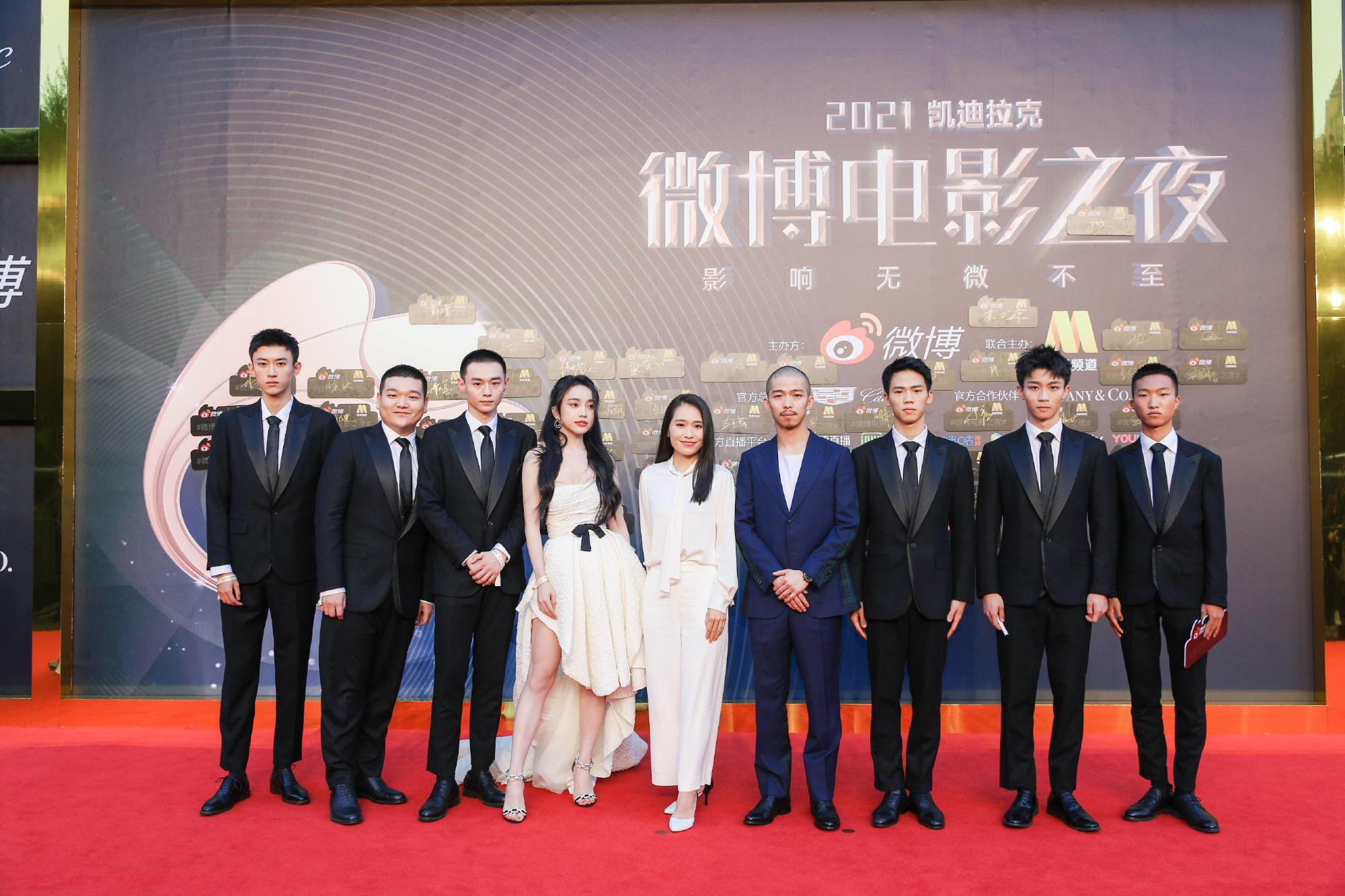 The newest girl Lin Boyang, who walked the red carpet with Zhang Yimou ...