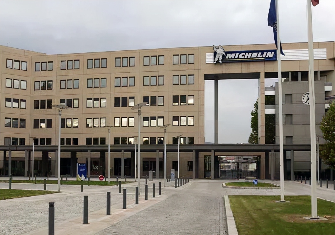 The world's first tire, freshly baked - iNEWS