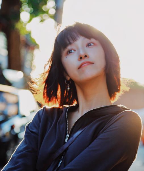 Wang Yanlin and his girlfriend Ai Jiani showed up in the bridal shop. The relationship is stable ...