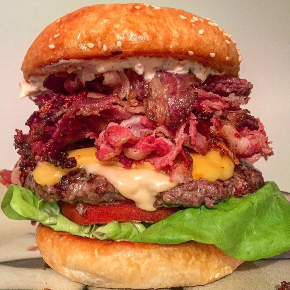 Dare to eat?A Swedish restaurant launches "human-flavored" burgers with ...