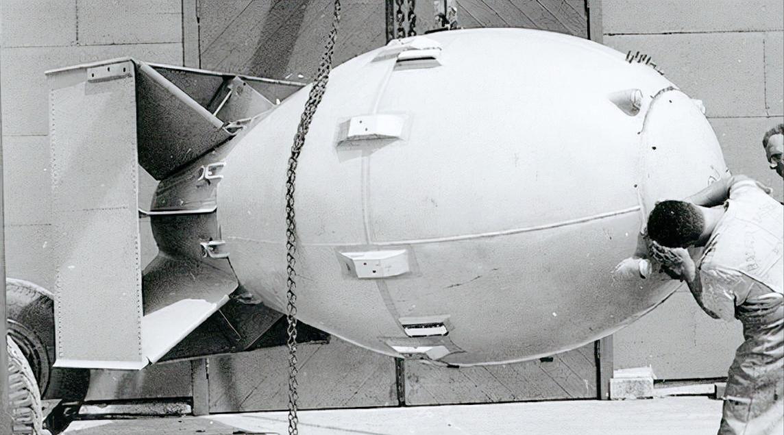 In 1964, China's first atomic bomb successfully exploded. How panicked ...