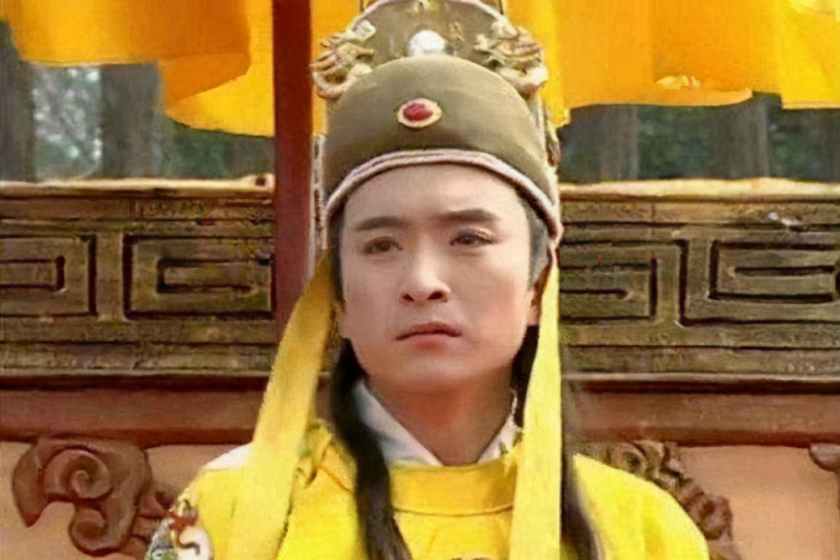 After the Nanming Emperor was strangled by Wu Sangui, the remaining ...