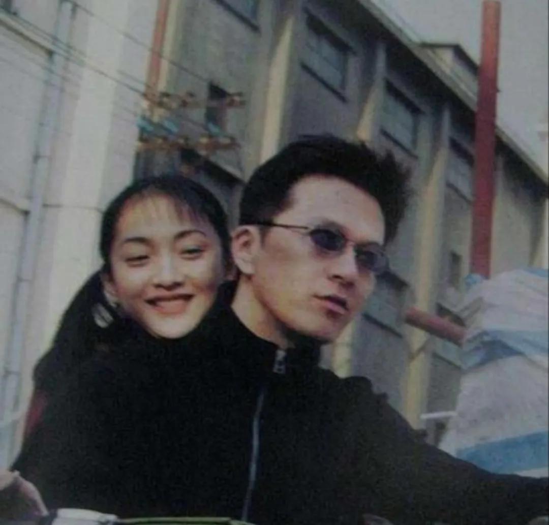 Zhou Xun had a new man right after his divorce? - iNEWS