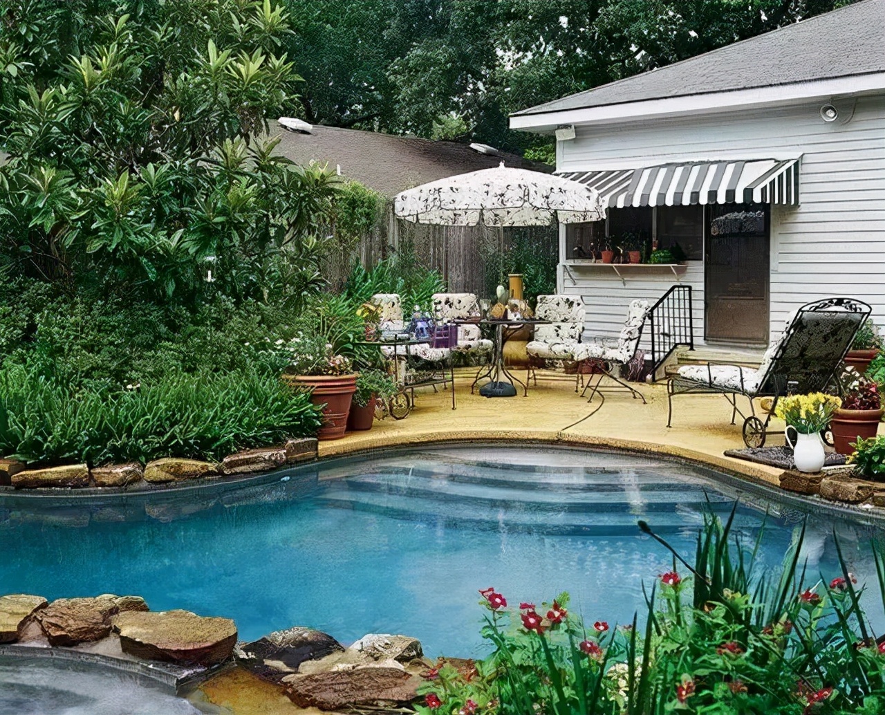 The rural courtyard with idyllic scenery is simply beautiful - iNEWS