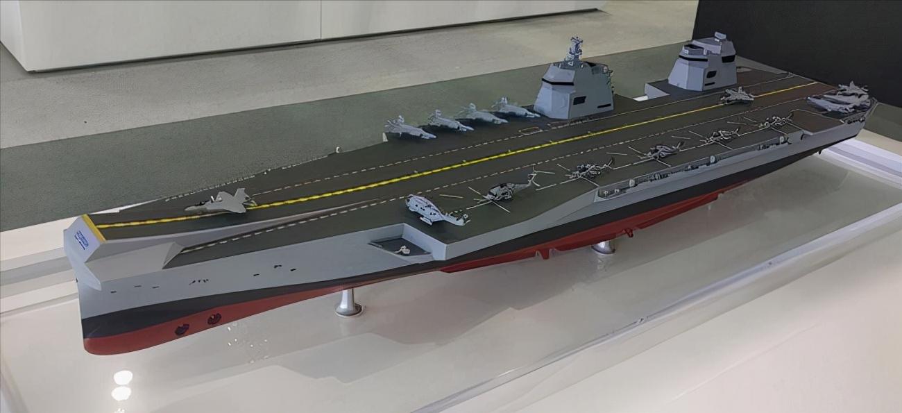China's miniature aircraft carrier launches and cooperates with UAV ...