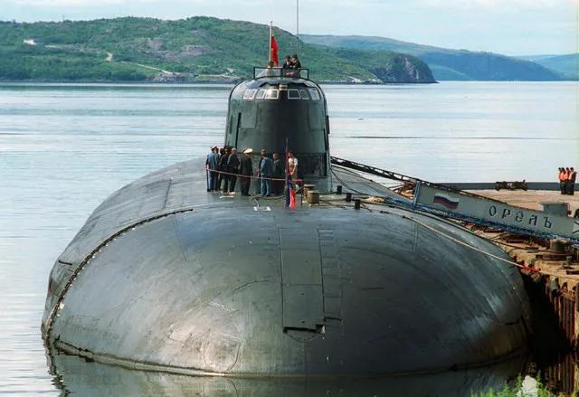 Russia's Oscar-class missile nuclear submarine - iMedia