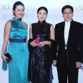 Why did Luo Lili, a wealthy lady, jump off the building with her ...
