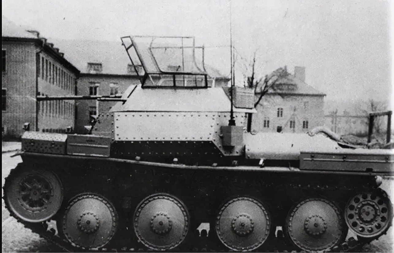 Czech tanks are used by German armored soldiers - iNEWS