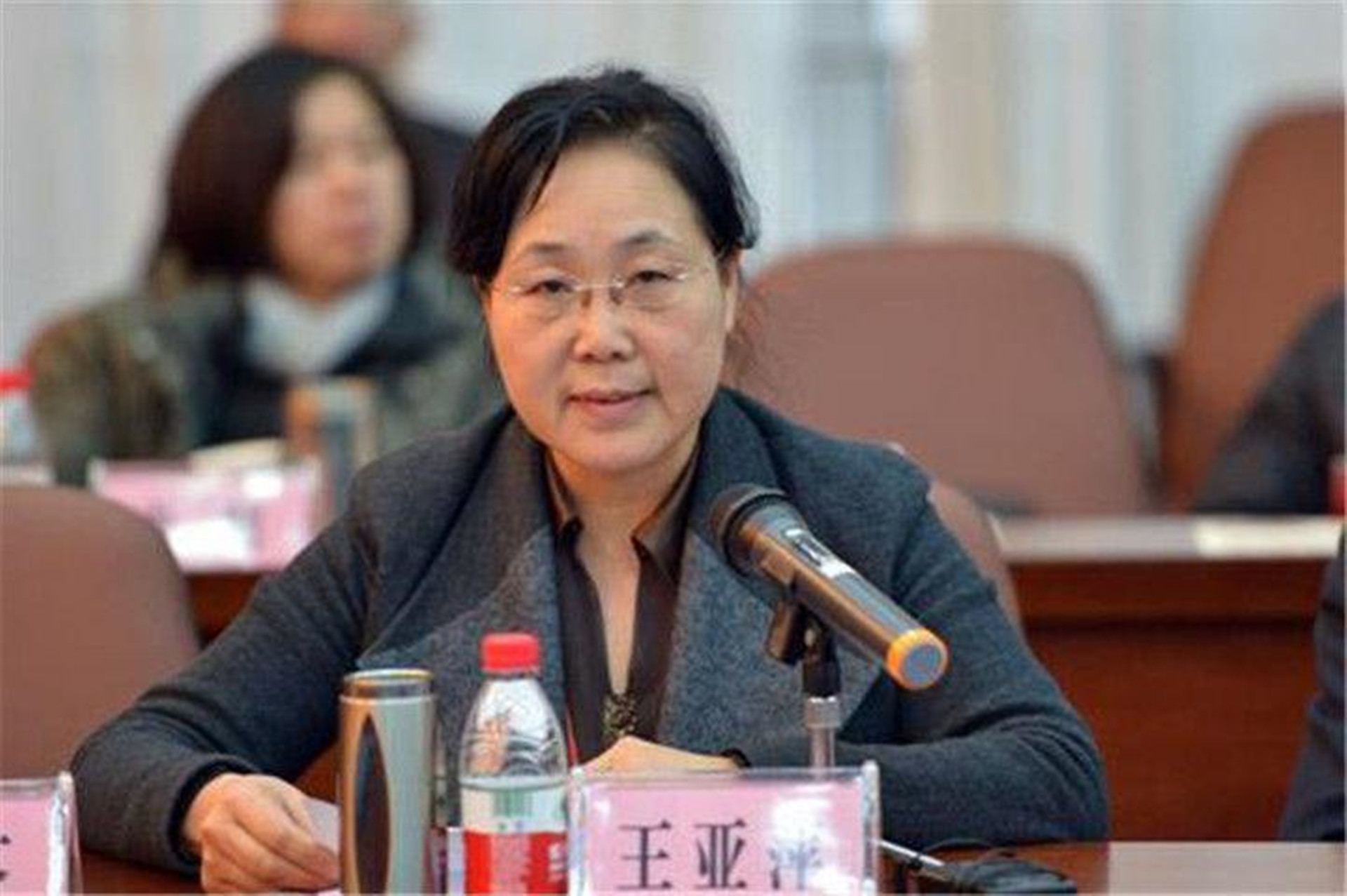 Wang Hongwen's daughter: The business is booming and she is worth ...