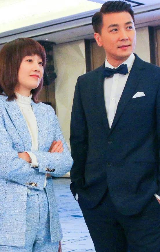 An intimate group photo of Bao Jianfeng and his friend Chen Long, Ma ...