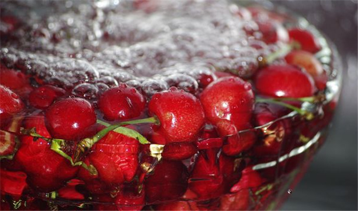 What is the little white worm that is soaked in cherries?Is it harmful ...