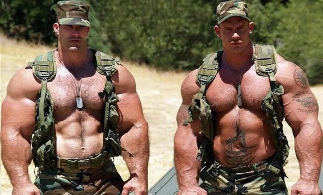 Soldier muscle comparison: The U.S. army is strong, our army is strong ...