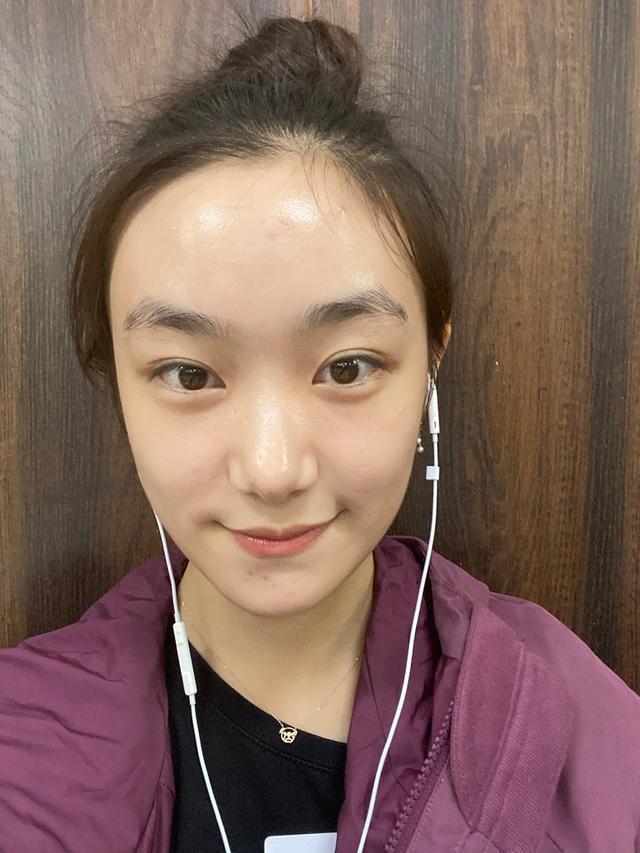 Sun Li's younger sister, Sun Yan's recent photo exposure, she has fair ...