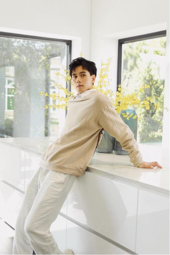 Hot actor Min Xinghan in the movie "Watching the Youth" appeals to ...