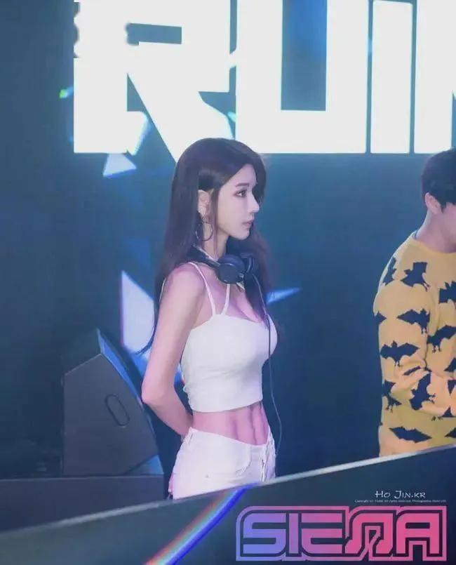 Inventory of the top five beautiful Korean DJs, with all styles ...