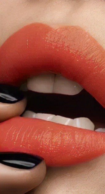 A beautiful innovative experiment YSL Saint Laurent "lipstick printer ...