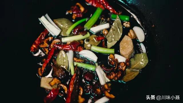 Teach you delicious home-cooked delicacies, Sichuan dry pot duck head ...