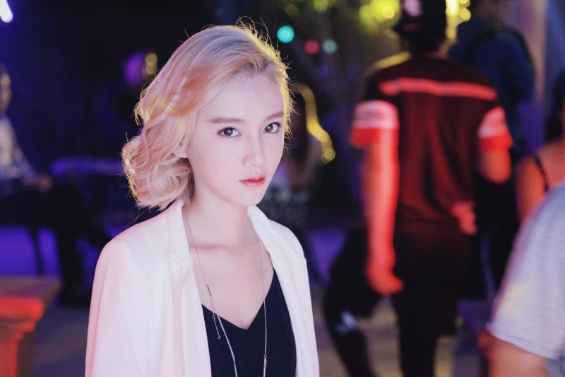 "Jo Teng" female two sinking lights, partner Nikun played the goddess, but also participated in ...