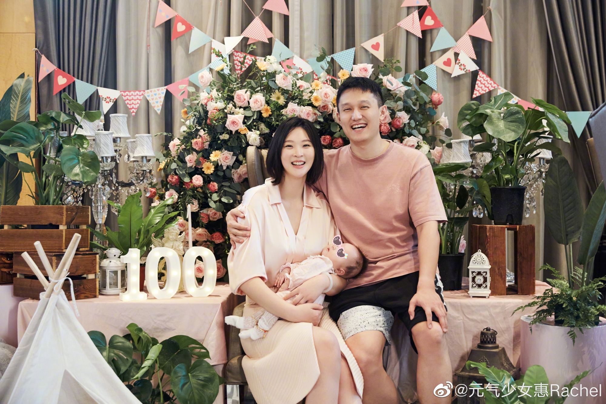 Hui Ruoqi hosted a 100-day banquet for the National Women's University ...