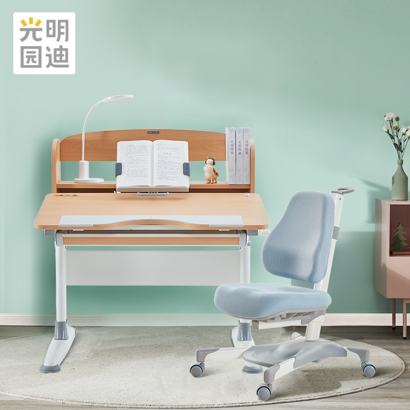 Children's study desks that do not meet the standard of formaldehyde ...