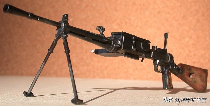 Breda light machine gun: the brain hole is clear and the performance of ...