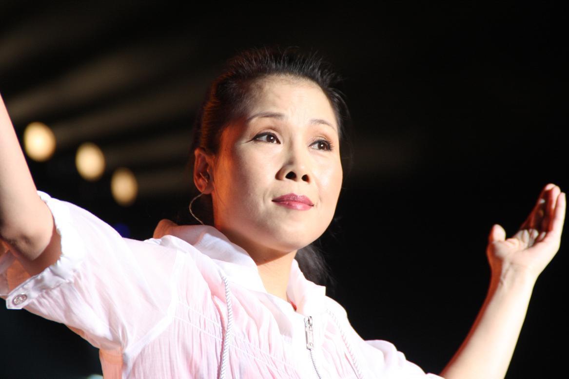 The host asked Tian Zhen: How do you evaluate Na Ying? Tian Zhen said ...