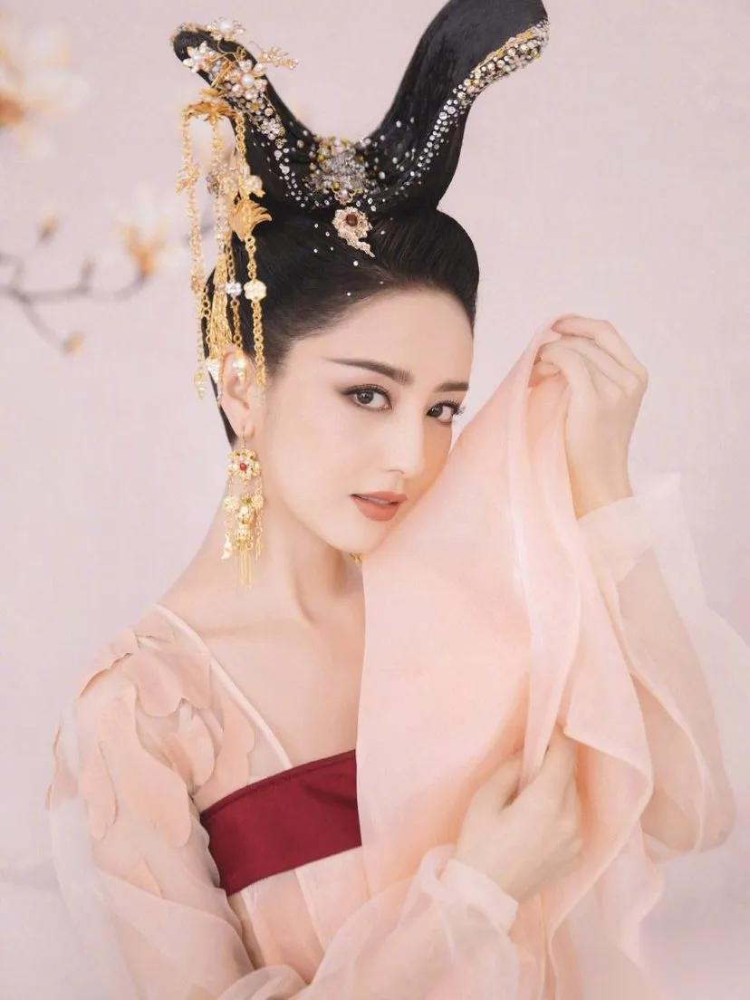 The four beauties of Xinjiang, each one is like a fairy - iNEWS