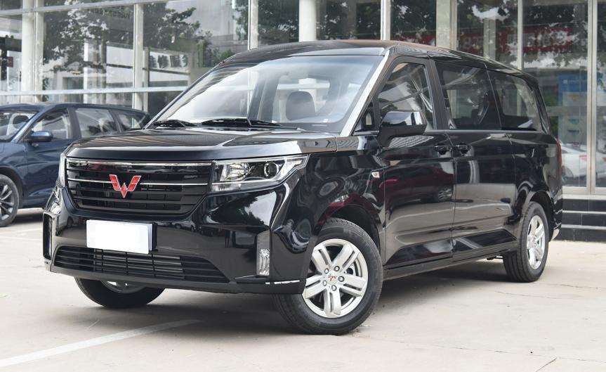 Wuling Zhengcheng provides three conventional seat layouts: 7, 8, and 9 ...