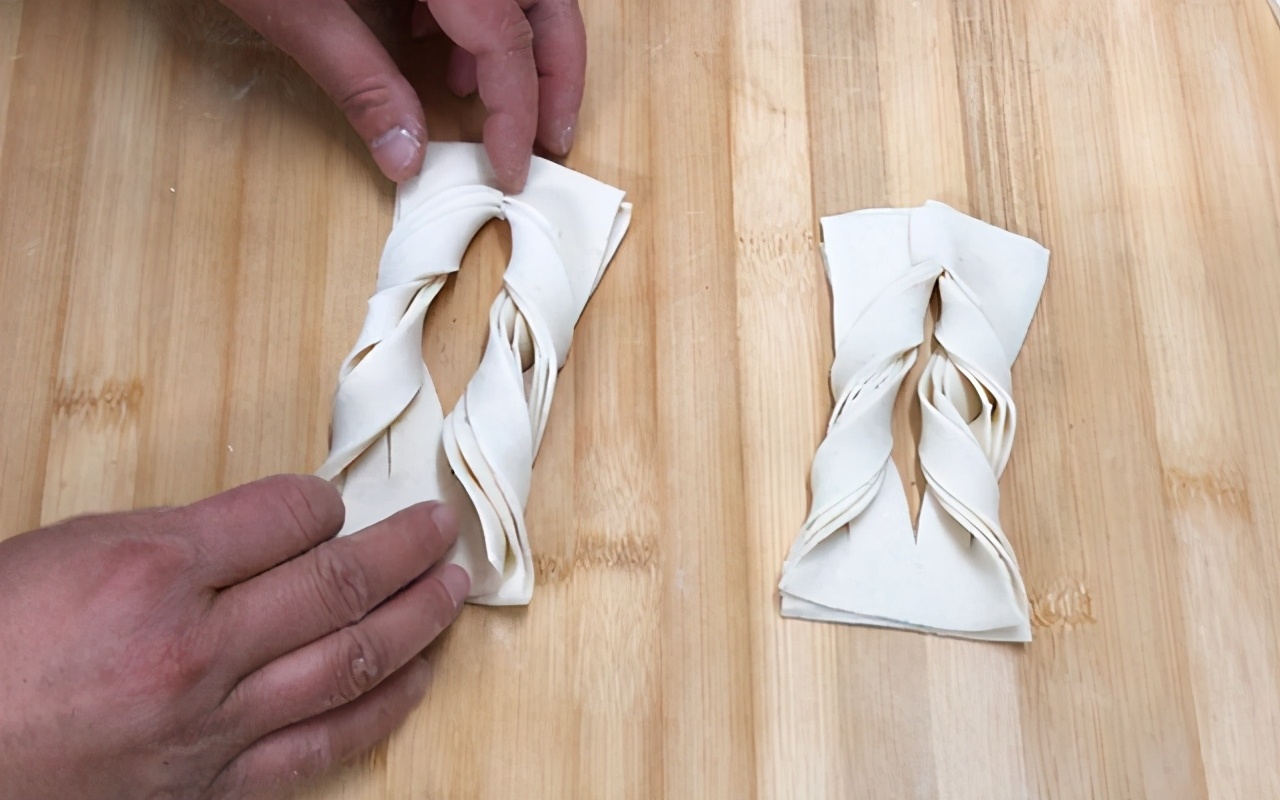 Try this with flour, fried fruit, golden and crispy, simple, can be ...